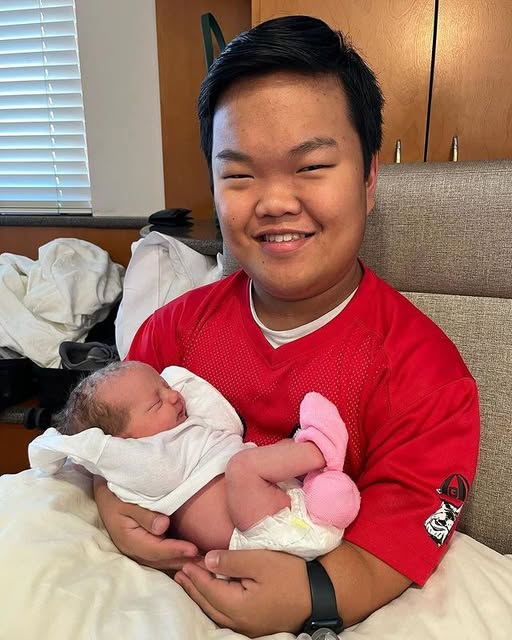Congratulations! 7 Little Johnston: Alex & Allie Welcome Their First ...